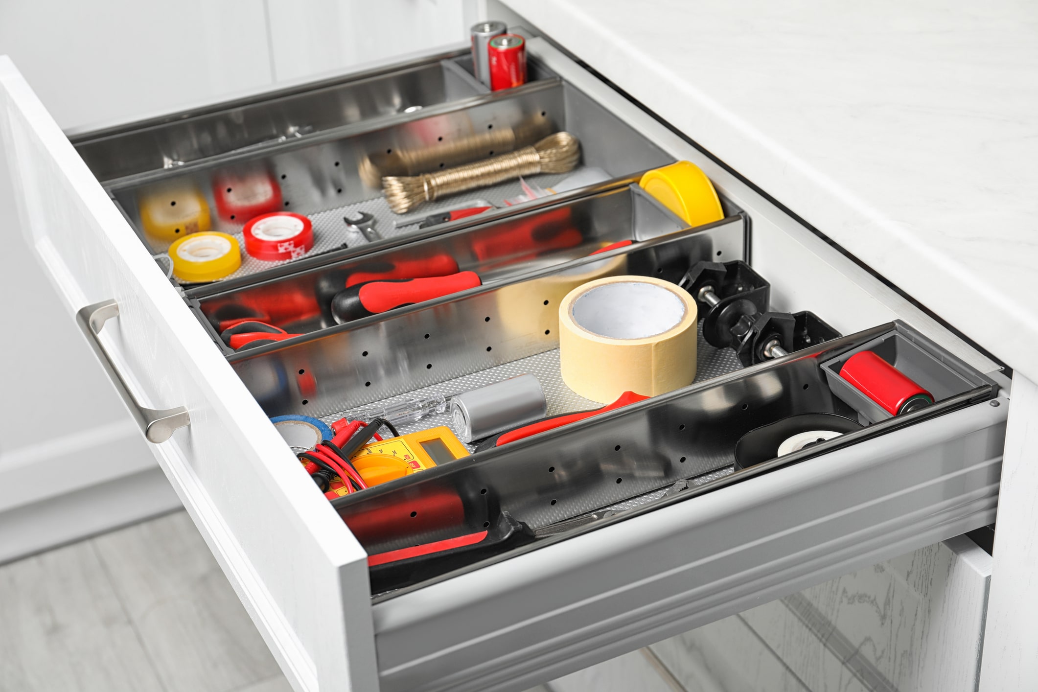 10 Simple Tips For Organizing Small, Cluttered Drawers With Limited Space